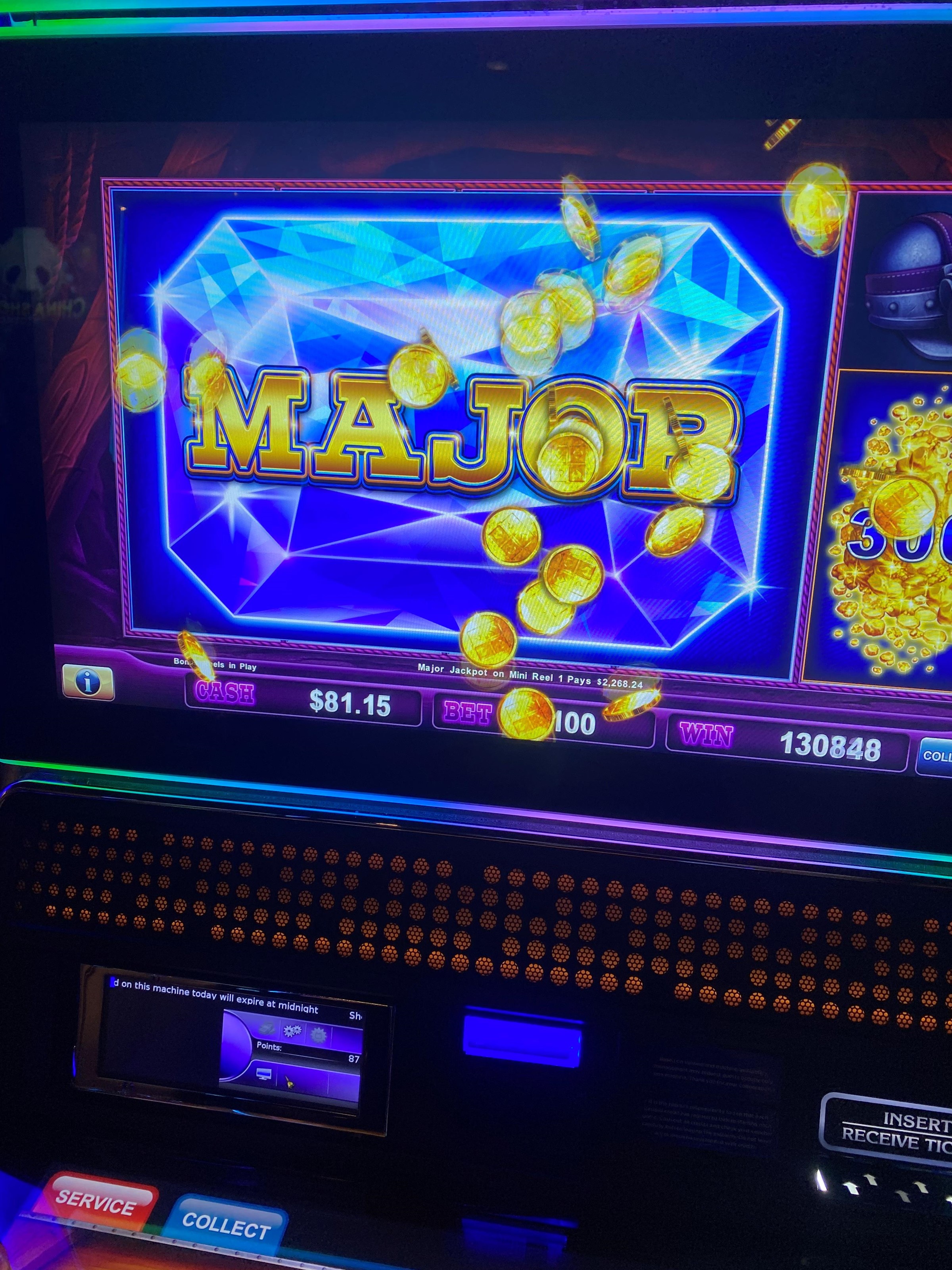 Lock it Link - Eureka Reel Blast Slot Machine by